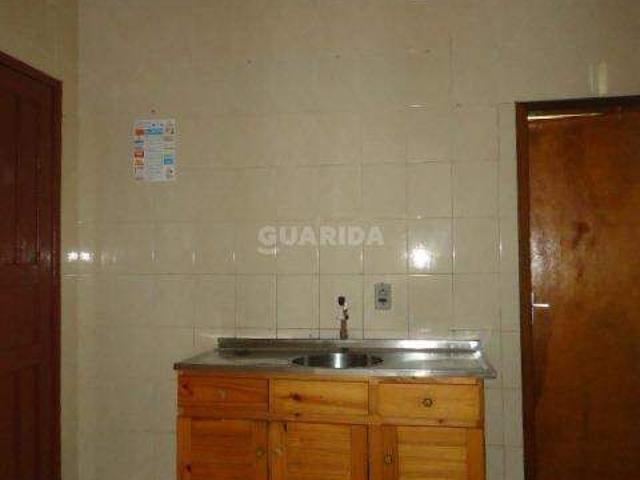 Casa residencial de 3 dormitórios no bairro Jardim Botânico. COD: 5521