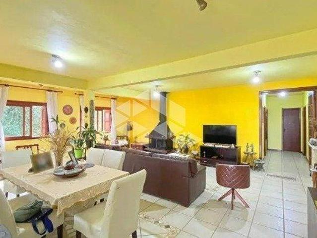 Casa Residencial de 454m2 no bairro Cascata próxima a faixa