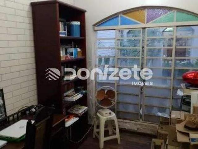 Casa Residencial de 4 Quartos com 4 Vagas à Venda no Jardim, Santo André – Financia