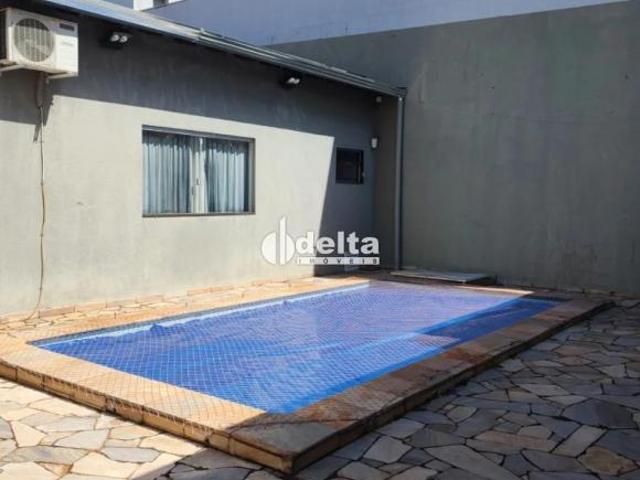Casa residencial com 3 quartos sendo 1 suíte disponível para venda no bairro Segismundo Pereira em U