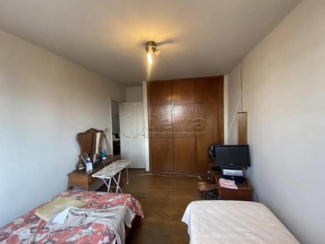 Casa residencial disponível para venda no bairro Centro em Uberlândia MG