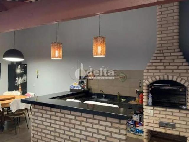Casa residencial disponível para venda no bairro Alto Umuarama em Uberlândia MG
