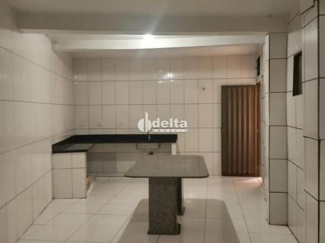Casa residencial disponível para venda no bairro Bom Jesus em Uberlândia MG