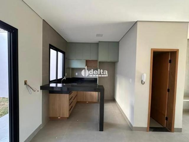 Casa residencial disponível para venda no bairro Grand Ville em Uberlândia MG