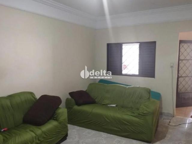 Casa residencial disponível para venda no bairro Jardim América II em Uberlândia MG