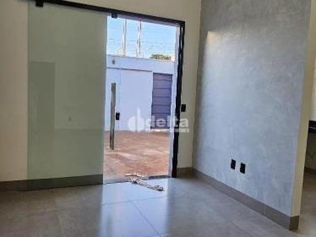 Casa residencial disponível para venda no bairro Jardim Brasília em Uberlândia MG