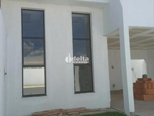 Casa residencial disponível para venda no bairro Jardim Brasília em Uberlândia MG