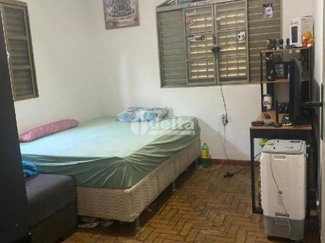 Casa residencial disponível para venda no bairro Osvaldo Resende em Uberlândia MG