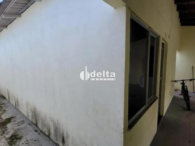 Casa residencial disponível para venda no bairro Loteamento Residencial Pequis em Uberlândia MG