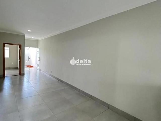 Casa residencial disponível para venda no bairro Laranjeiras, em Uberlândia MG