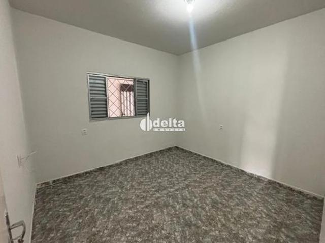 Casa residencial disponível para venda no bairro Laranjeiras em Uberlândia MG
