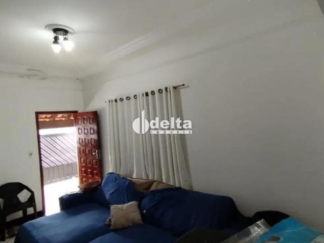 Casa residencial disponível para venda no bairro Laranjeiras em Uberlândia MG