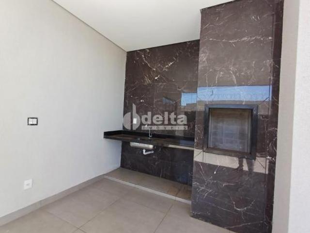 Casa residencial disponível para venda no bairro Laranjeiras em Uberlândia MG