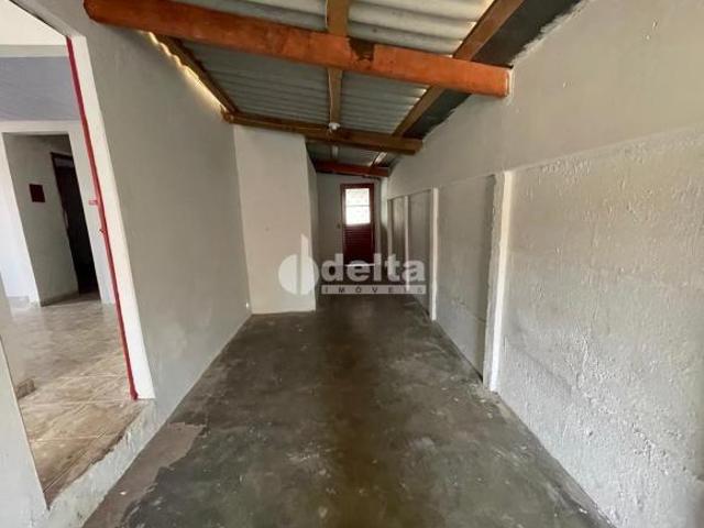 Casa residencial disponível para venda no bairro Luizote de Freitas em Uberlândia MG