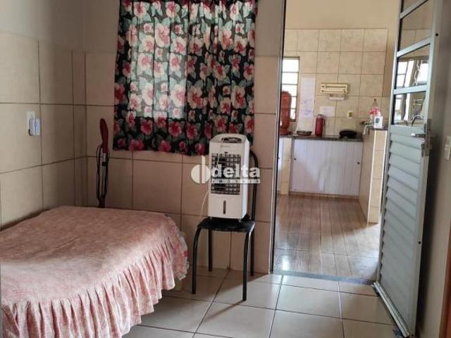 Casa residencial disponível para venda no bairro Monte Hebron em Uberlândia MG