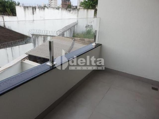 Casa residencial disponível para venda no bairro Morada da Colina em Uberlândia MG