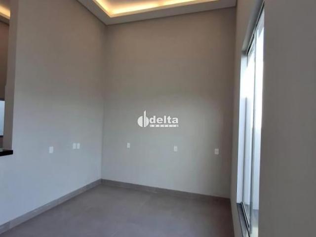 Casa residencial disponível para venda no bairro Minas Gerais em Uberlândia MG