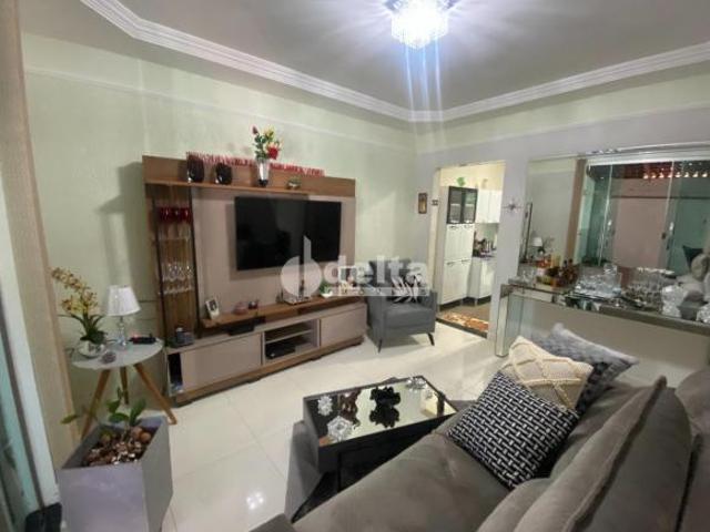 Casa residencial disponível para venda no bairro São Jorge em Uberlândia MG