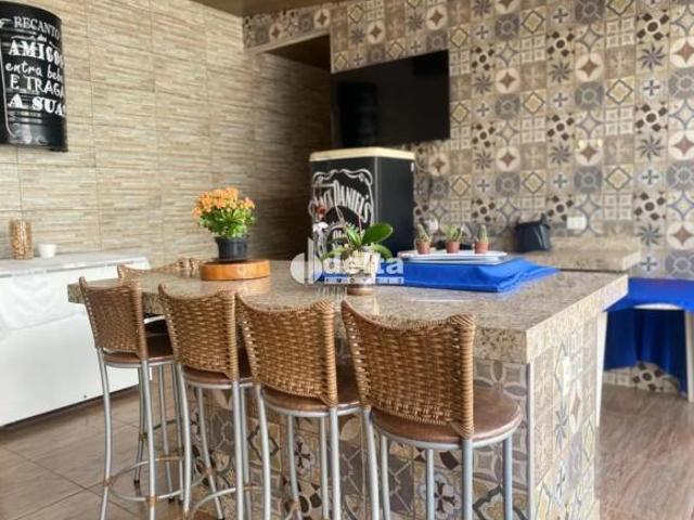 Casa residencial disponível para venda no bairro São Jorge em Uberlândia MG