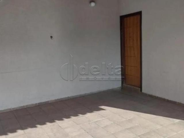 Casa residencial disponível para venda no bairro Santa Mônica em Uberlândia MG