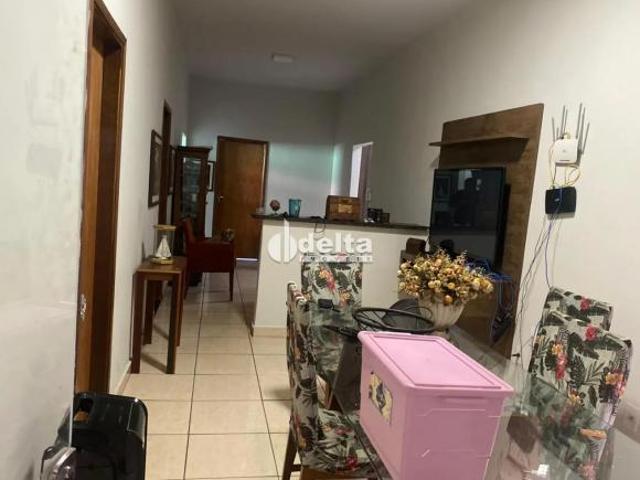 Casa residencial disponível para venda no bairro Planalto em Uberlândia MG