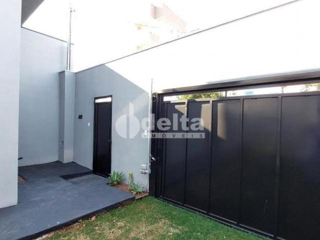 Casa residencial disponível para venda no bairro Tabajaras em Uberlândia MG