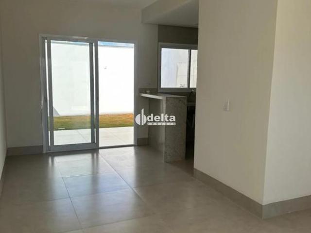 Casa residencial disponível para venda no bairro Verde Vida em Uberlândia MG