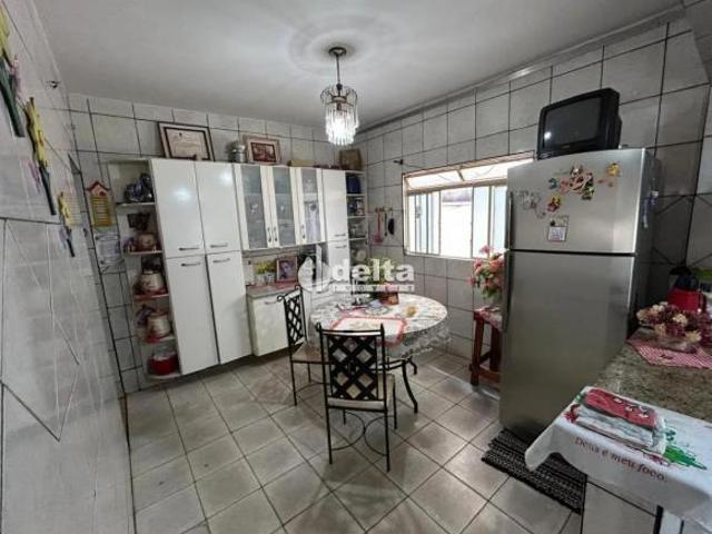 Casa residencial disponível para Locação e venda no bairro Carajás em Uberlândia MG