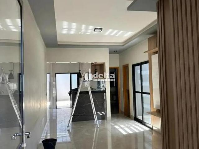 Casa residencial disponível para locação no bairro Novo Mundo em Uberlândia MG