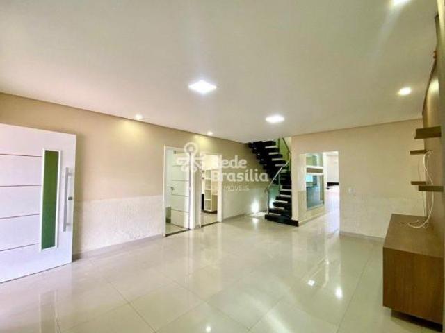 Casa Residencial dos Buritis Rua 3 da Vicente Pires 4 Quartos sendo 3 Suites com Closet e Edícula V