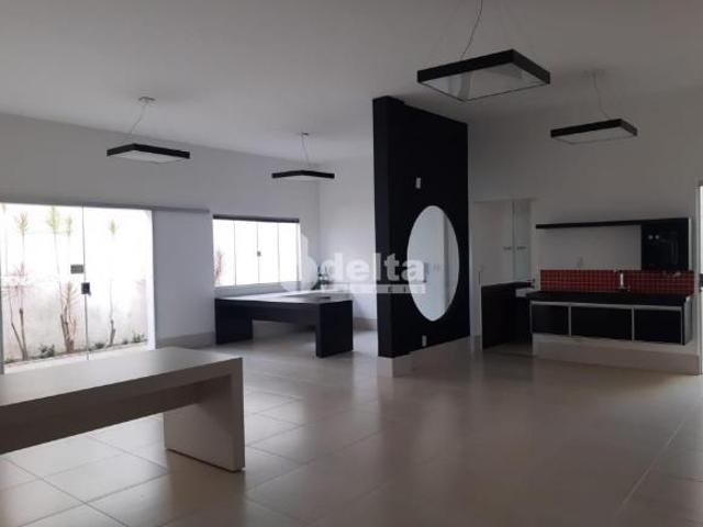 Casa residencial e comercial disponível para venda no bairro Fundinho em Uberlândia MG