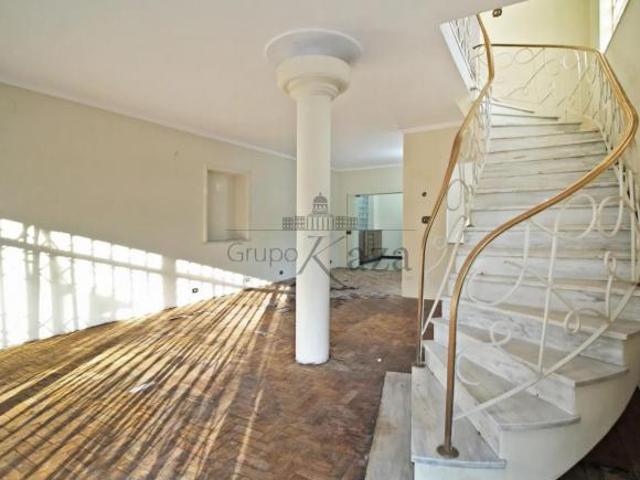 Casa Residencial e Comercial Jardim Paulista 3 Dormitórios 220m²