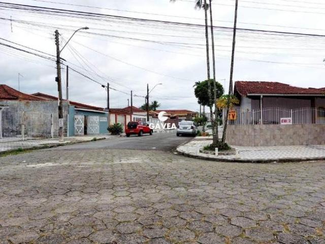 Casa Residencial em Caiçara, Praia Grande – Financiamento e Permuta Aceitos