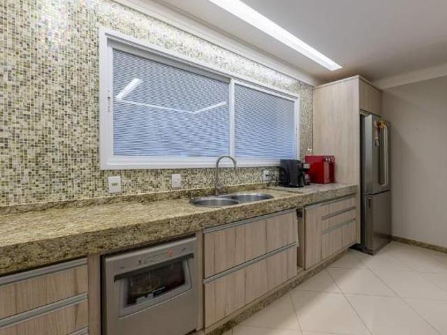 Casa residencial em Campinas Vila Hollândia, 320 m² Úteis em 390 m² de terreno, Financia e aceita