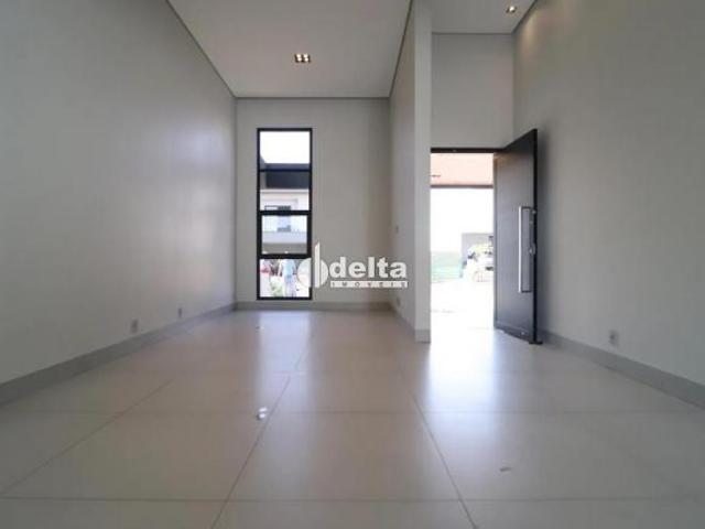 Casa residencial em condomínio com 3 suítes disponível para Venda no bairro Grand Ville em Uberlândi