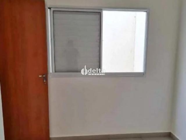 Casa residencial em condomínio disponível para venda no bairro Pequis em Uberlândia MG