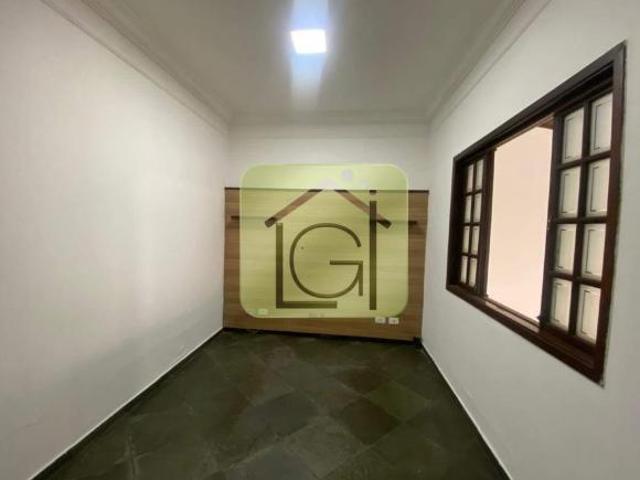 Casa residencial em Itu/SP com 3 quartos 1 suíte, 2 vagas e quintal