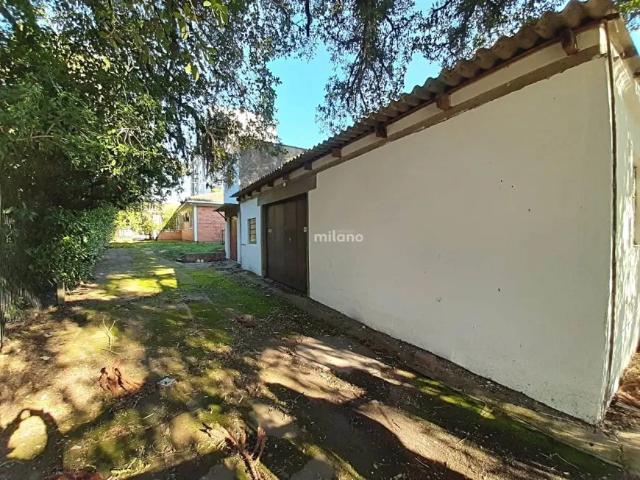 Casa residencial em porto alegre rs, tristeza