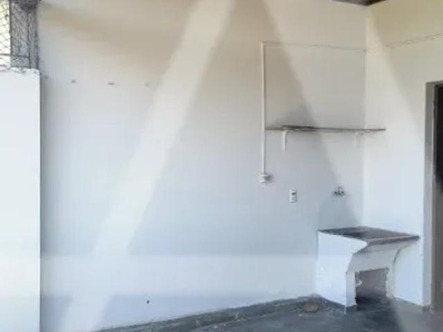 Casa para Locação 127 m² 3 Quartos 1 Suíte, 2 Vagas | Bairro Tranquilo