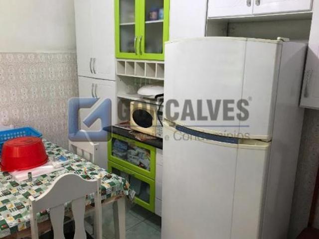 Casa residencial em Santo André – 3 quartos, 7 vagas e amplo terreno por R$ 550.000