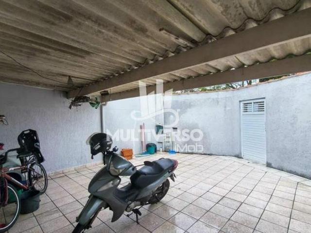 Casa Residencial esquina 2 Dorms com Espaço Gourmet, Quintal e 2 Vagas • Praia Grande Maracanã