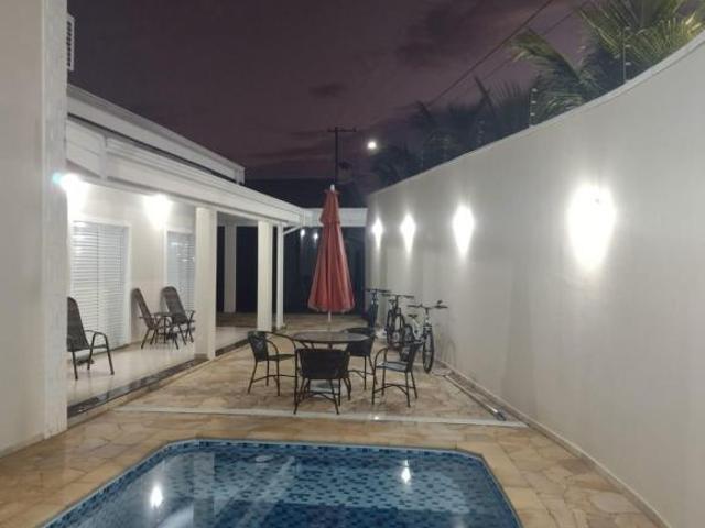 Casa de Alto Padrão no Residencial Furlan Santa Bárbara D&apos oeste SP: 4 Quartos, 1 Suíte, 3 Salas, 4