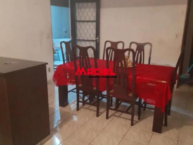CASA RESIDENCIAL GALO BRANCO, EM EXCELENTE LOCALIZAÇÃO
