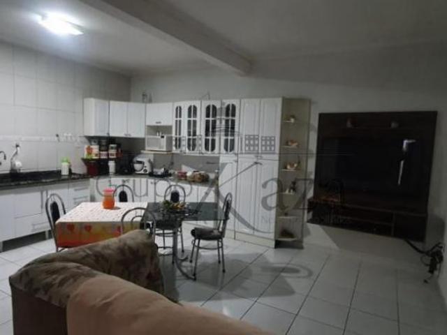 Casa Residencial Gazzo 2 Dormitórios 128m²