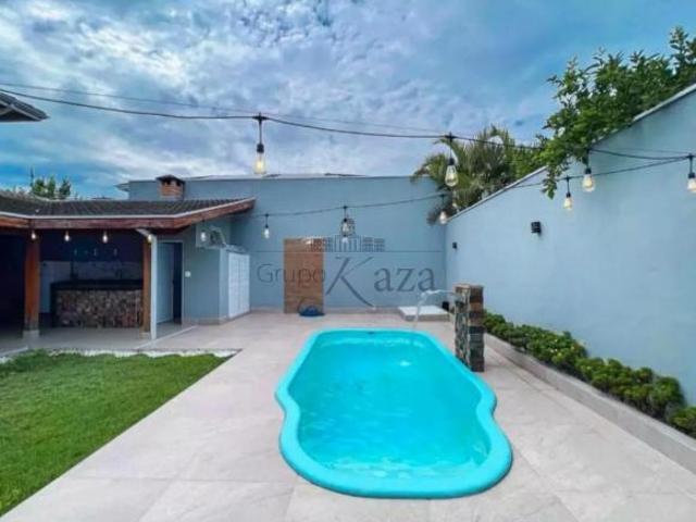 Casa Residencial Home Club Villa Branca 3 Dormitórios 172m²