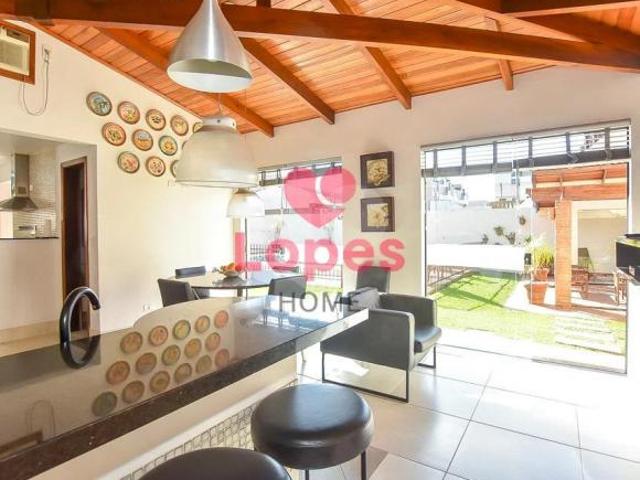 Casa Residencial Jardim das Américas Área Útil: 420 m² Área Total: 800 m²