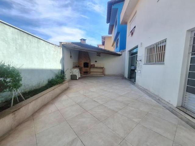 Casa Residencial / Jardim das Vertentes c/ 4 dormitórios amplos, sendo 1 suíte