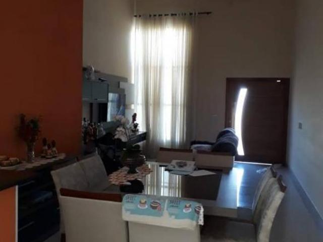 CASA RESIDENCIAL LAGOS D&apos ICARAÍ