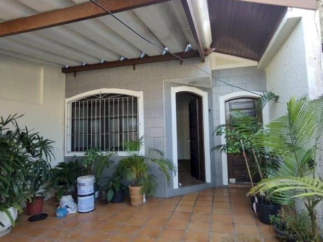 Casa Residencial Lado Pista