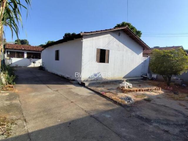 Casa, Residencial Lírios do Campo, Goiânia/GO, 300m² terreno, 3Q, Próx a praça